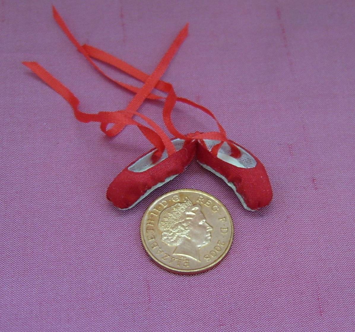 WORLD BALLET DAY: SPECIAL OFFER ON MY MINIATURE BALLET SHOES!